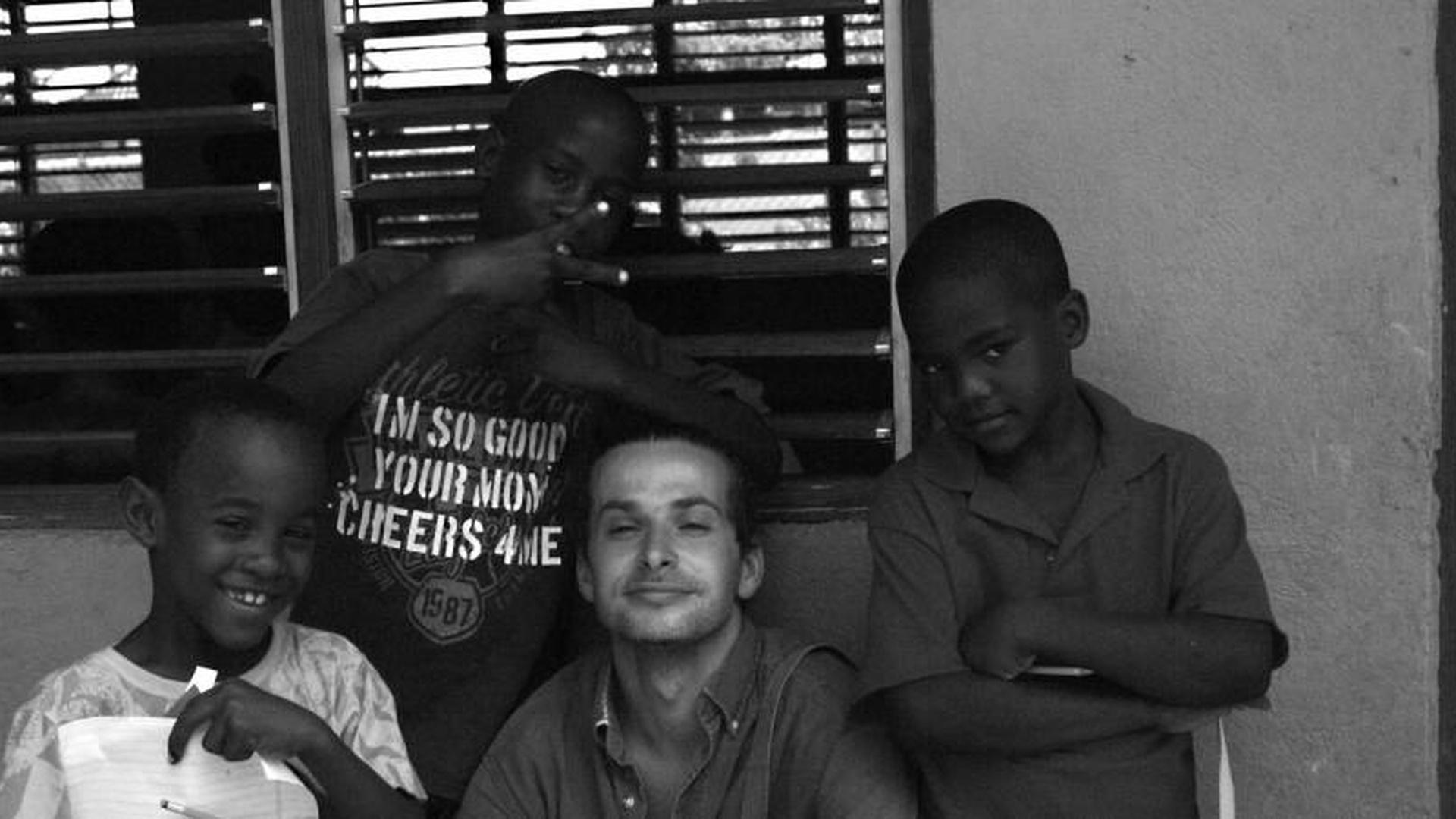 Behind the failed rescue effort of Luke Somers in Yemen | PBS NewsHour ...