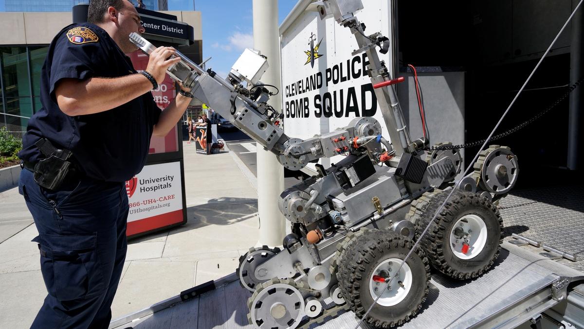 How robots are joining the police force | PBS NewsHour | THIRTEEN - New ...
