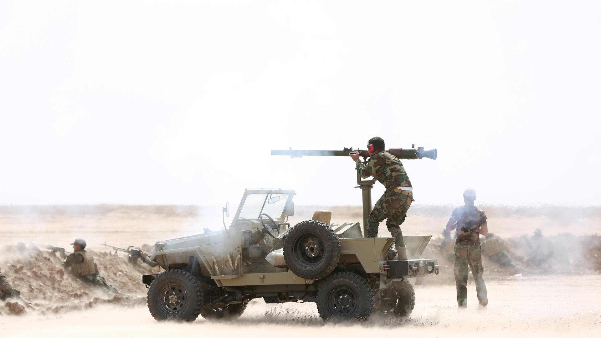 Complicated coalition joins forces to drive ISIS from Mosul | PBS ...