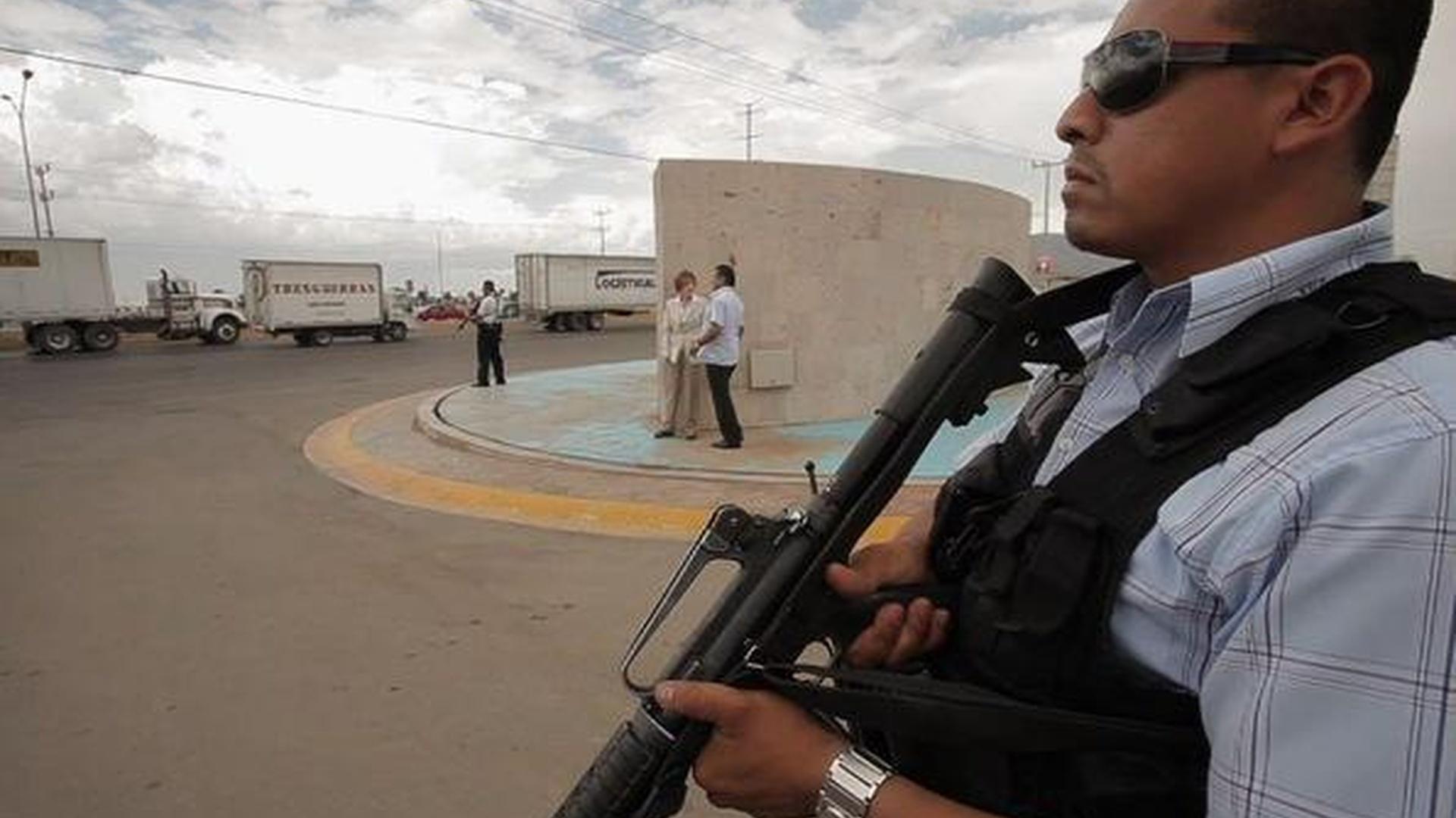 In Mexico, War Against Drug Cartels Inflicts High Cost | PBS NewsHour ...