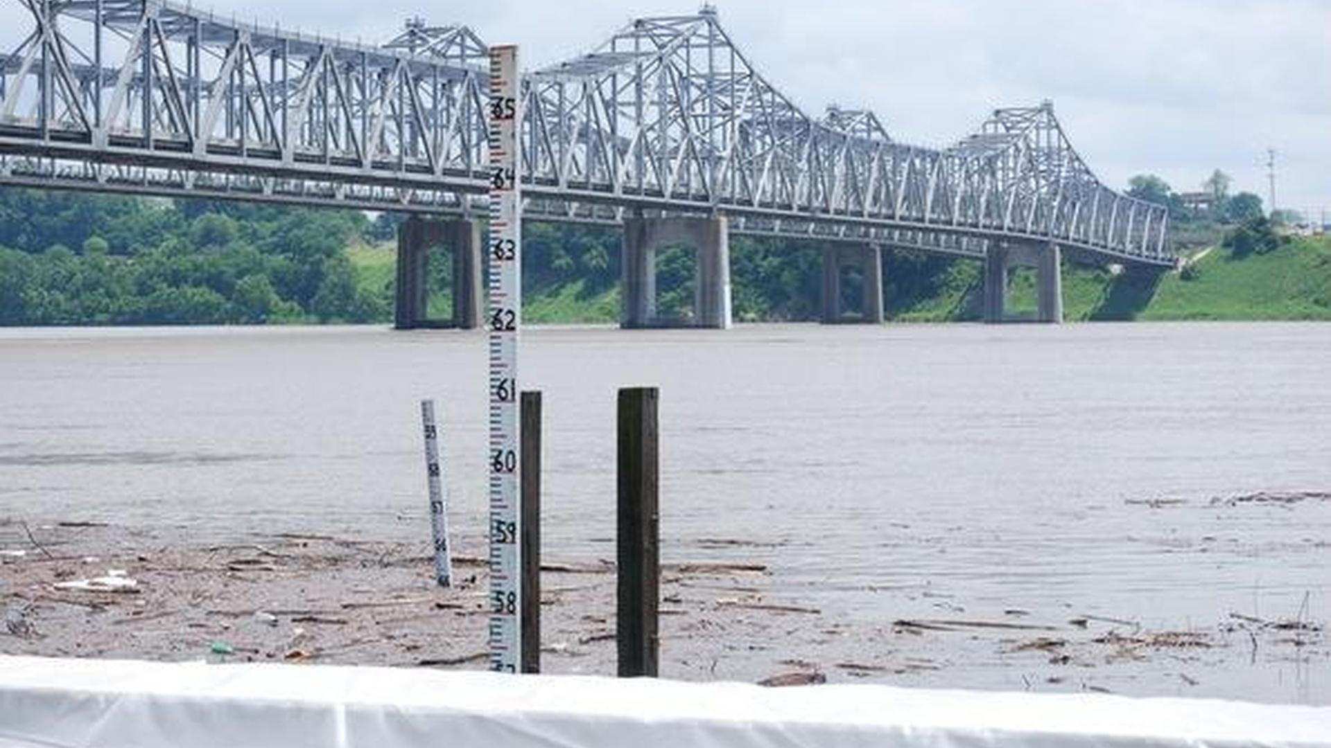Miss. River Crests in Memphis, Flood Worries Head Downstream | PBS ...
