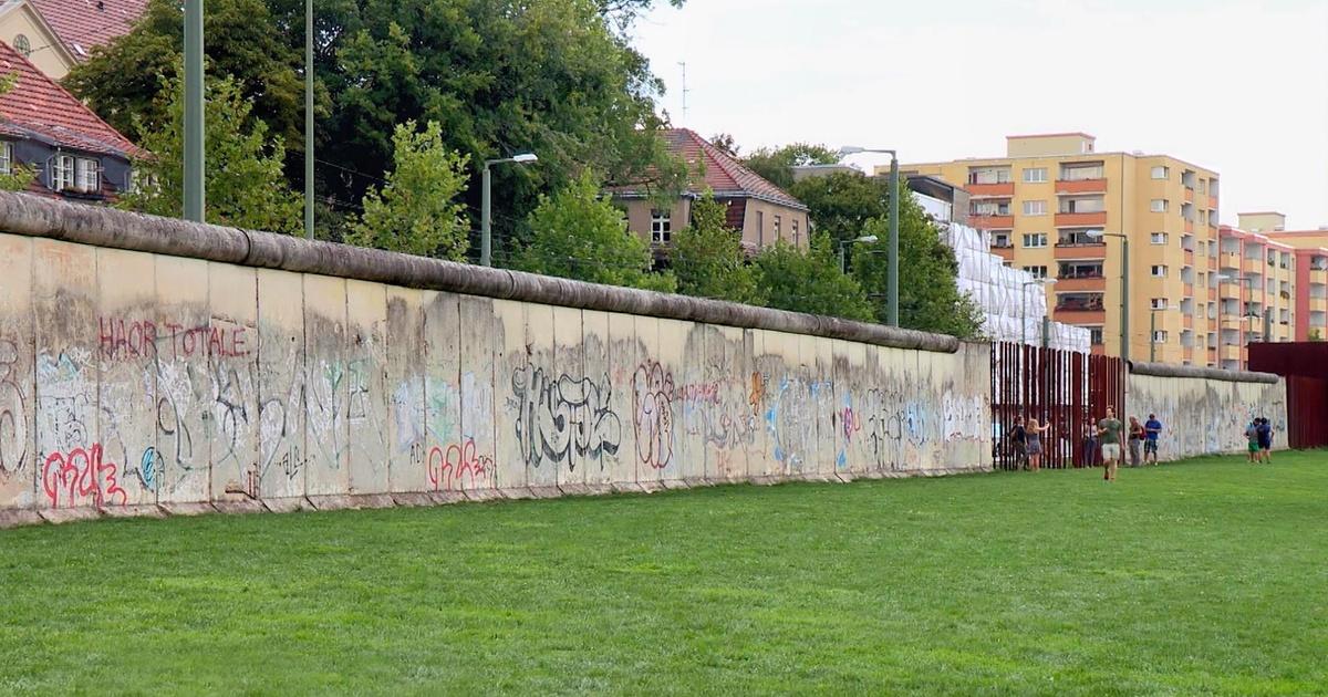 Rick Steves' Europe | Berlin, Germany: The Wall and Checkpoint Charlie ...