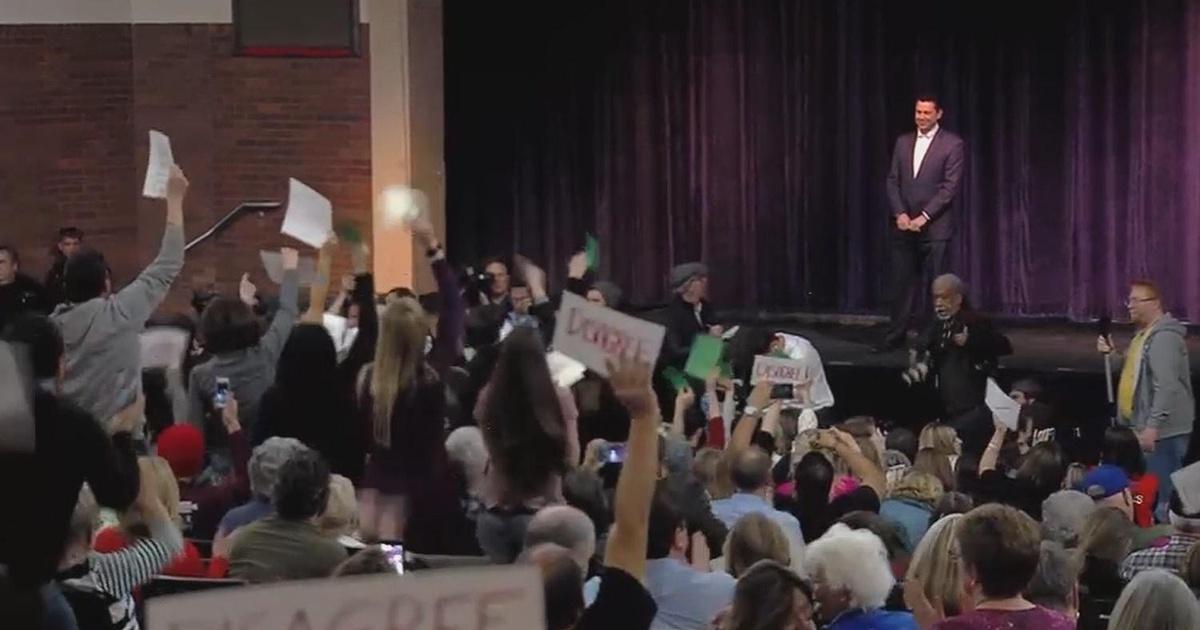 Washington Week | Angry constituents pack Congressional town halls | PBS