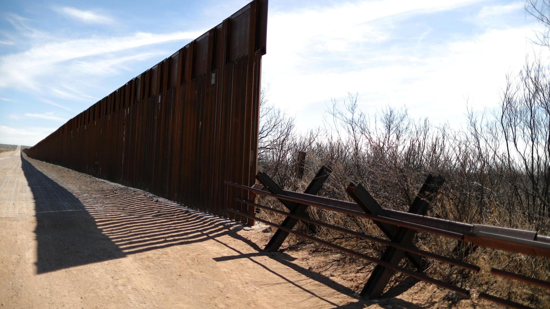 How residents from El Paso feel about border barriers | PBS NewsHour ...