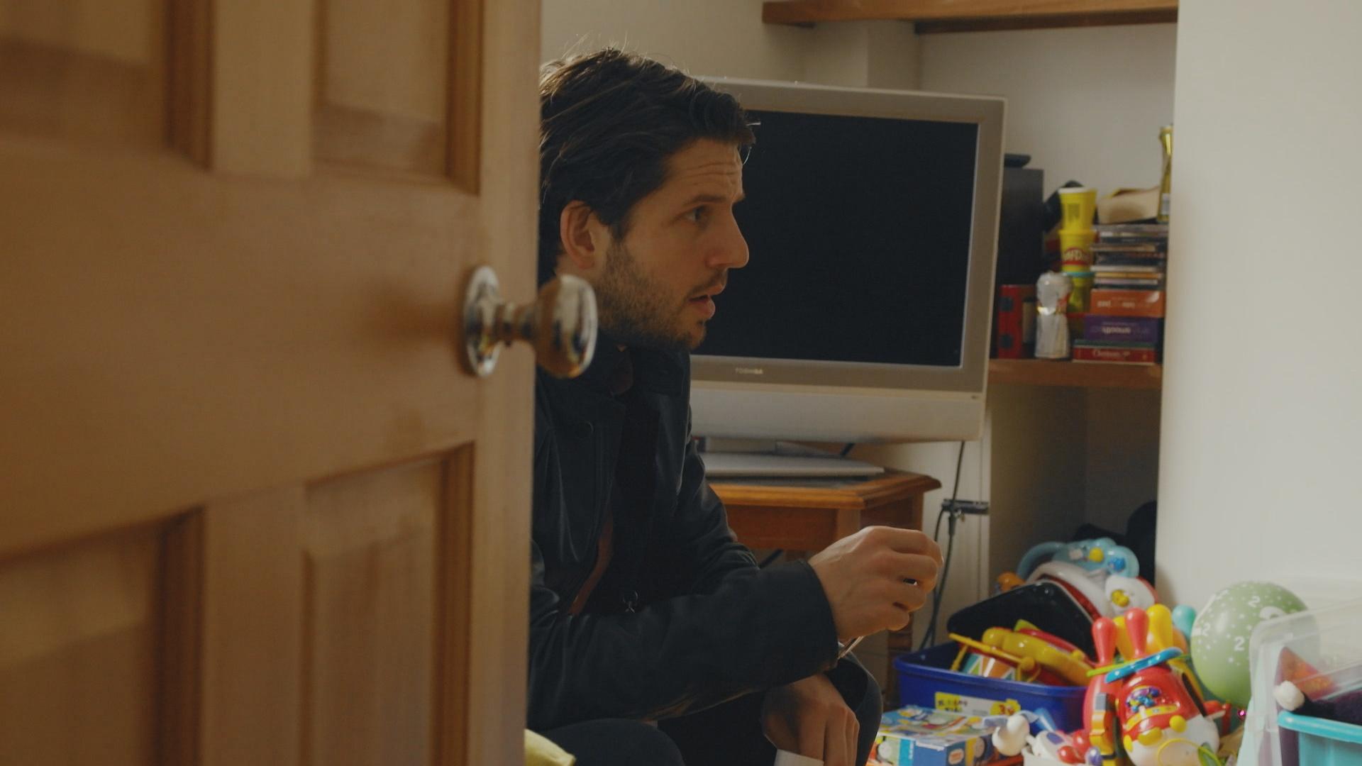 Alone | Suspects | THIRTEEN - New York Public Media