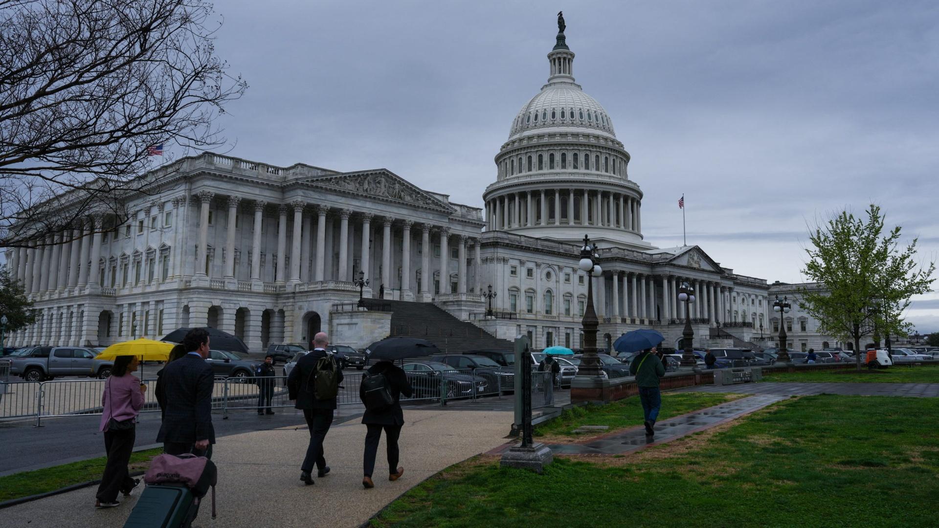 Absence of New Jersey congressmen raises broader questions | PBS News ...