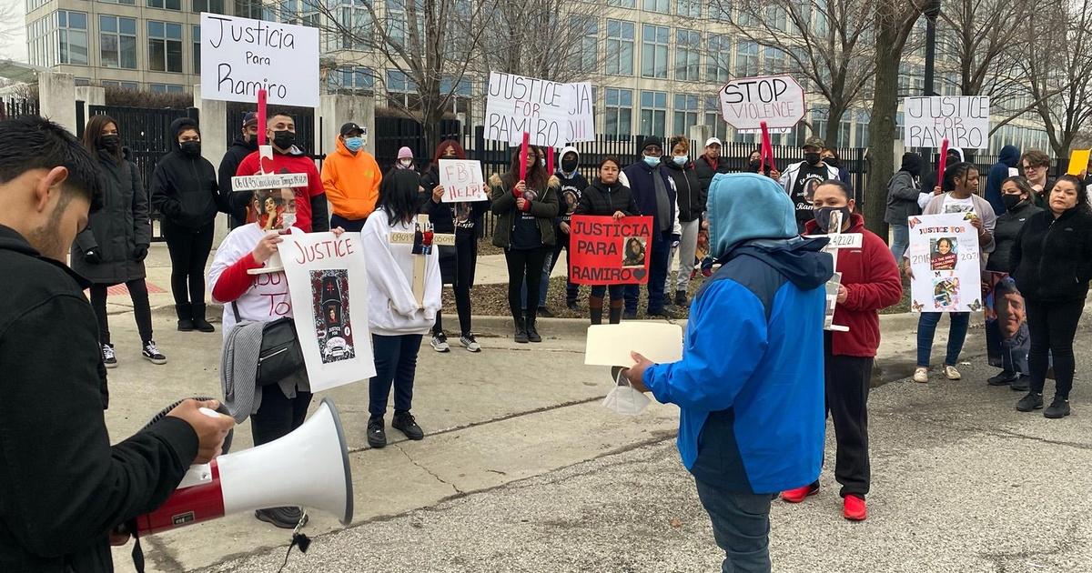 Chicago Tonight | Families Call Attention to Unsolved Chicago Homicides ...