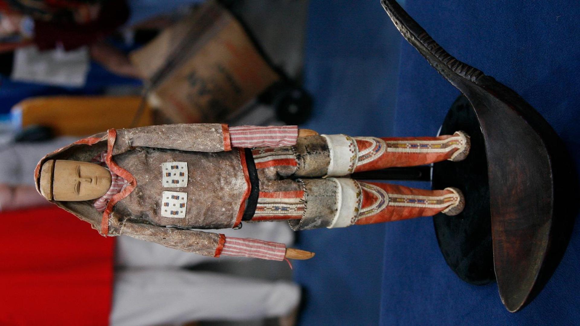 Appraisal: Inuit Doll & Athabascan Ladle | Antiques Roadshow | THIRTEEN ...
