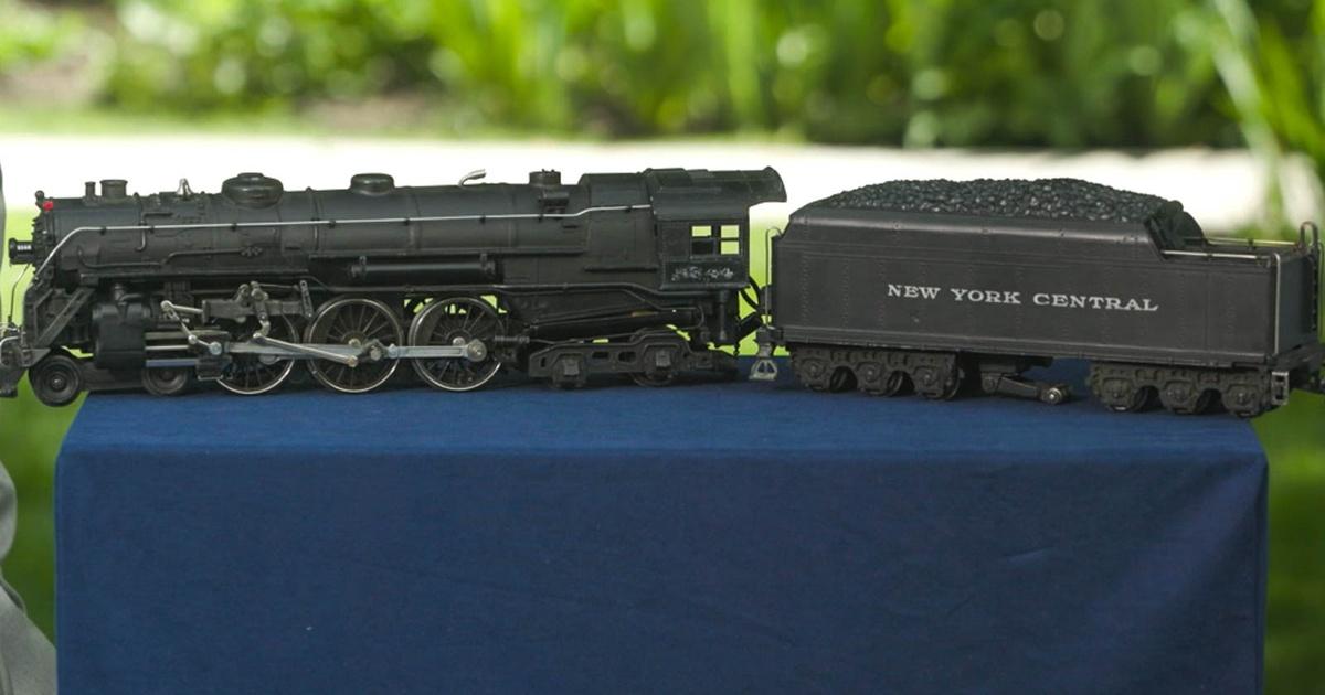 Antiques Roadshow | Appraisal: Lionel 700E Hudson Scale Train Model, ca ...