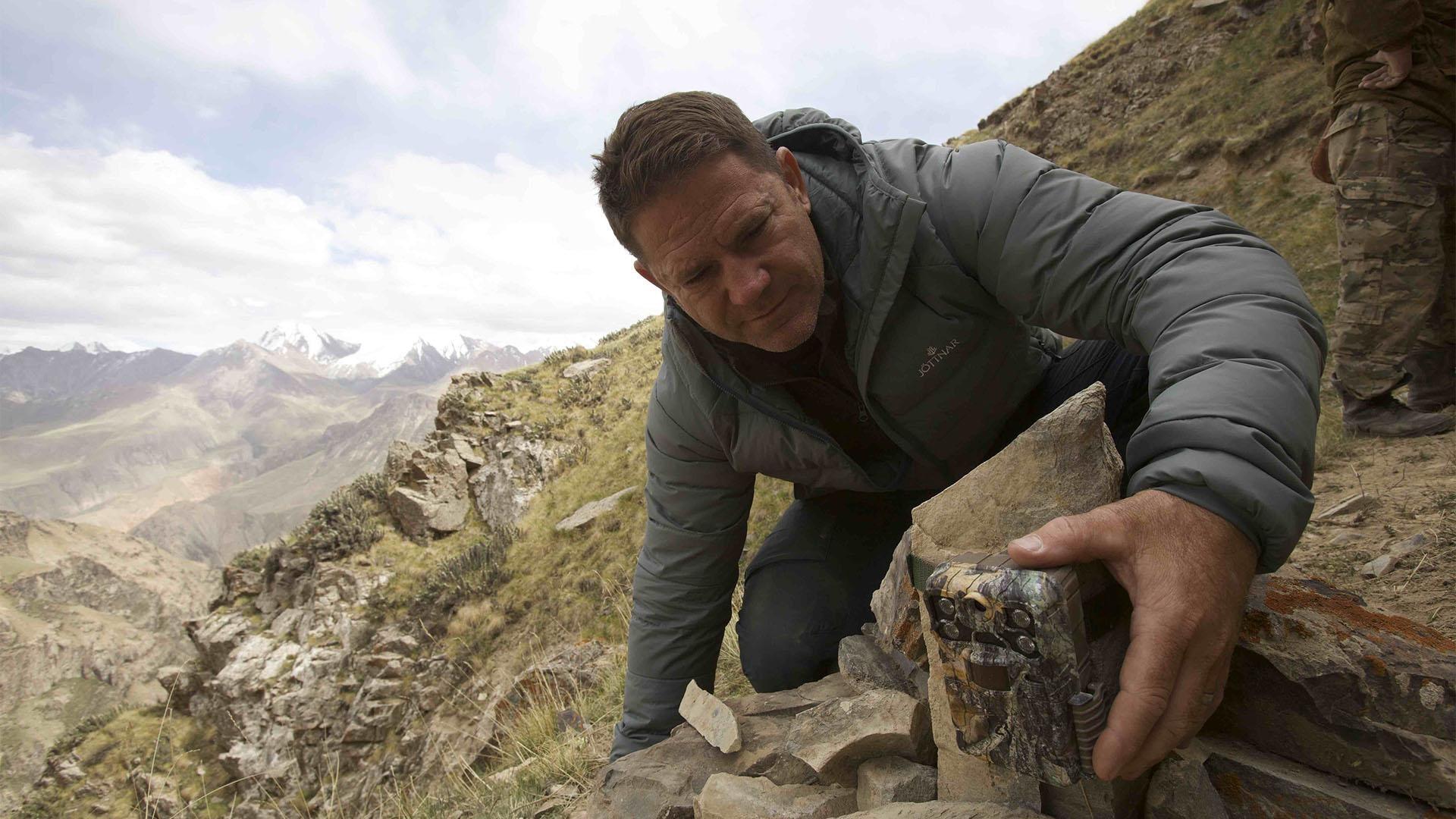 Tracking the Mountain Ghost | Expedition | THIRTEEN - New York Public Media