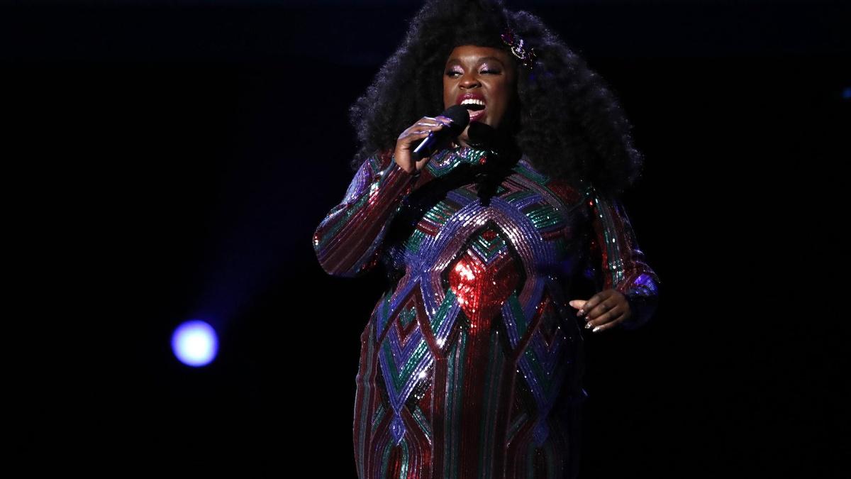 Yola’s ‘genre-fluid’ blend turns heads in Nashville | PBS NewsHour ...