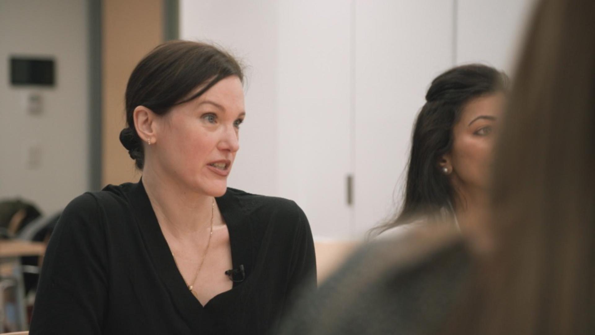 Neuroscientist Lisa Mosconi explains the connection between the brain ...