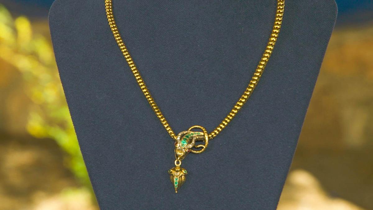 Appraisal: Victorian Gold Necklace with Heart Pendant | Antiques ...