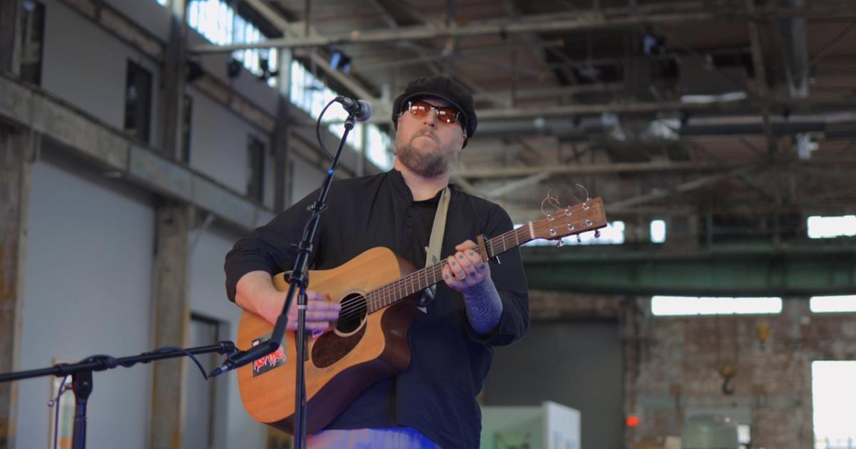 Ocean State Sessions | Kris Hansen - "Elliot" | PBS