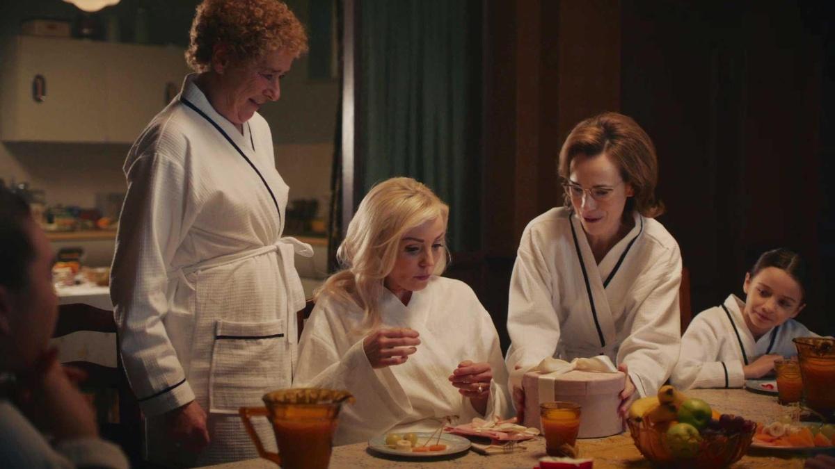 Trixie's Bachelorette Spa Day | Call the Midwife | THIRTEEN - New York ...